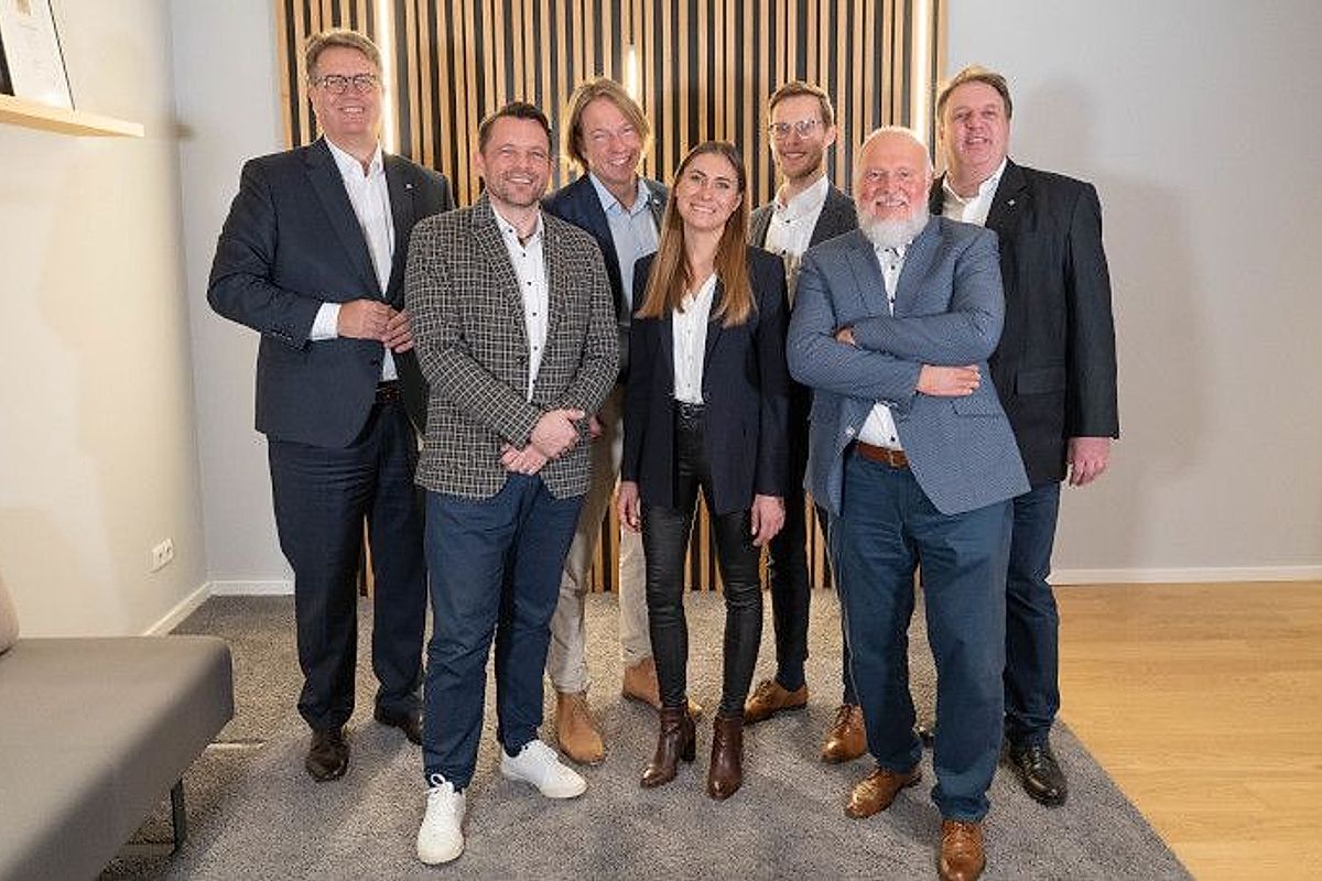 Neue Geschäftsfeld-Struktur im Geschäftsjahr 2023